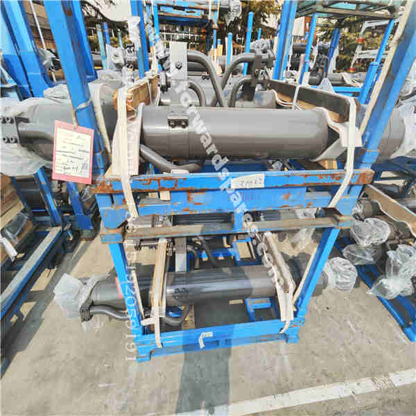 RP45-71B090000A0/2C Right Boom Cylinder (Starry Night Black) - Forward ...